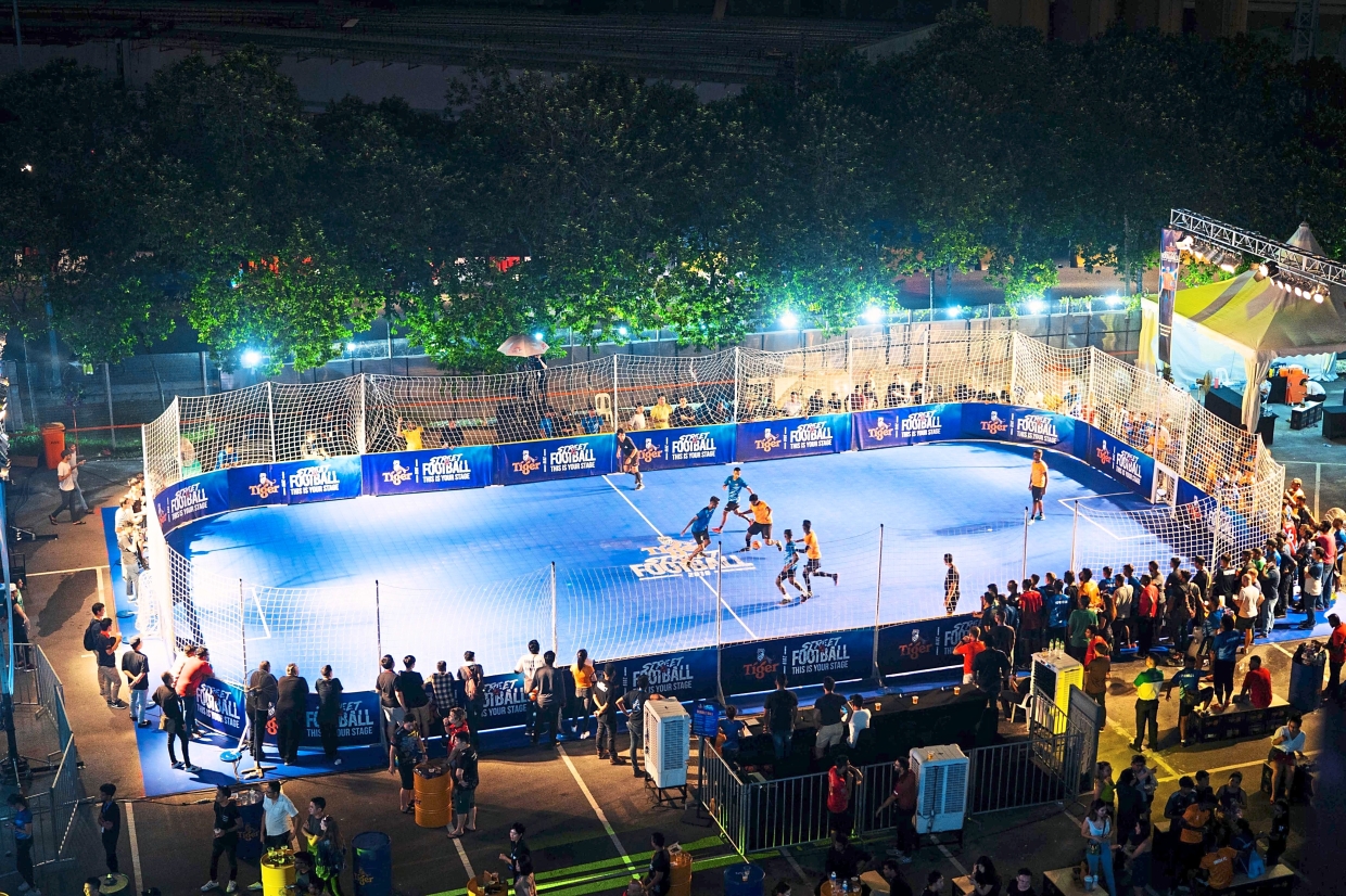Roaring time with street footballers | The Star