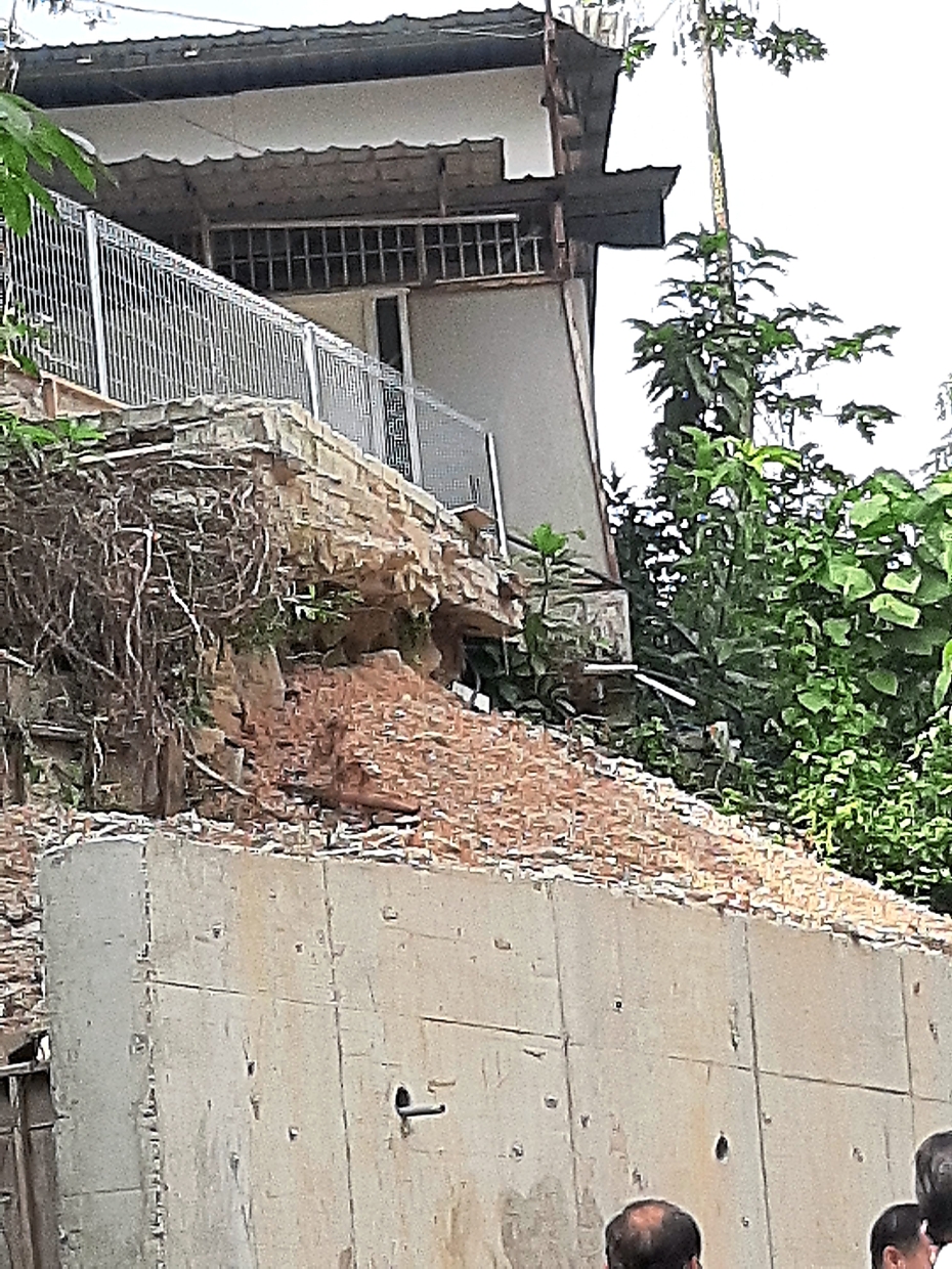New wall for collapsed slope | The Star