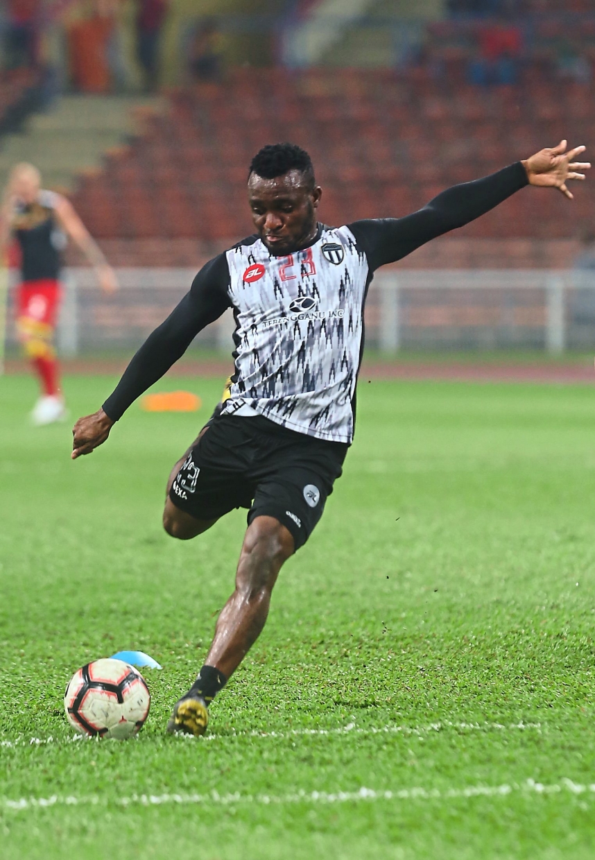 Football: Aidil Red-faced after Eagles fall to 10-man Turtles | The Star