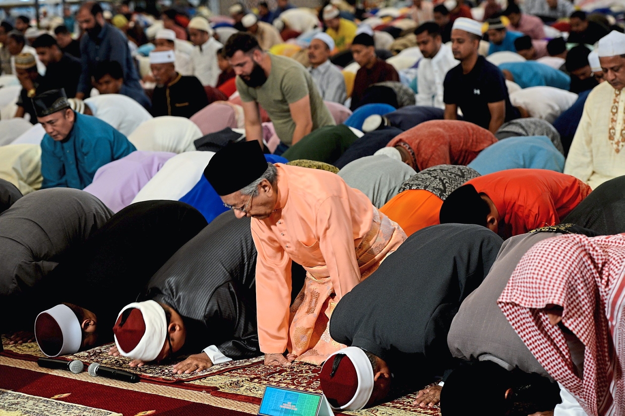Muslims usher in Hari Raya Haji nationwide | The Star