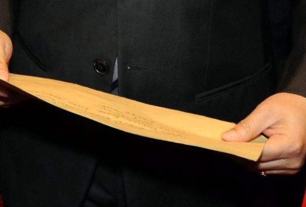 Balakong rep's aide receives envelope containing sharp weapon | The Star