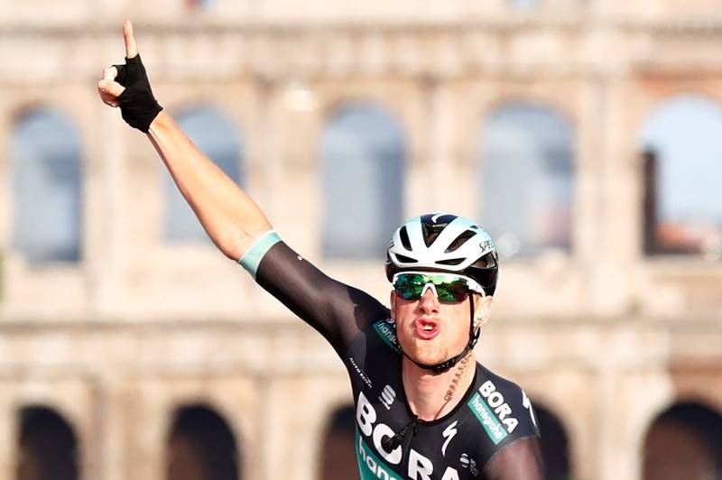 Cycling: Cycling - Bennett sprints to win, Roche retains red in Irish ...