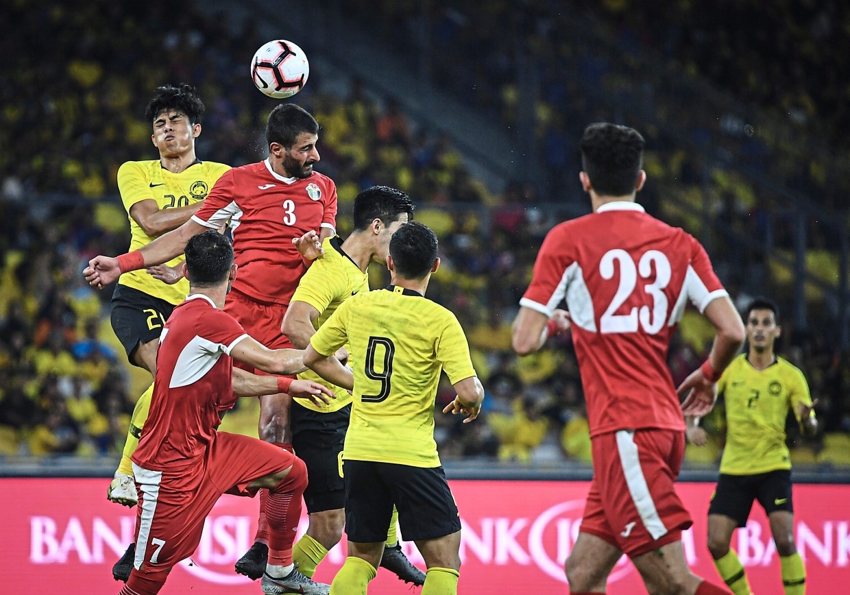 Football: Cheng Hoe drops three from WC-Asia Cup qualifiers squad | The ...