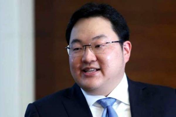Low ‘told me to open overseas bank accounts’ | The Star