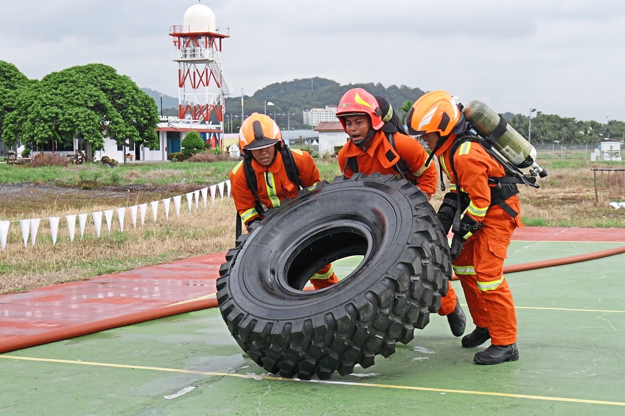 Cadets excel at obstacle challenge | The Star
