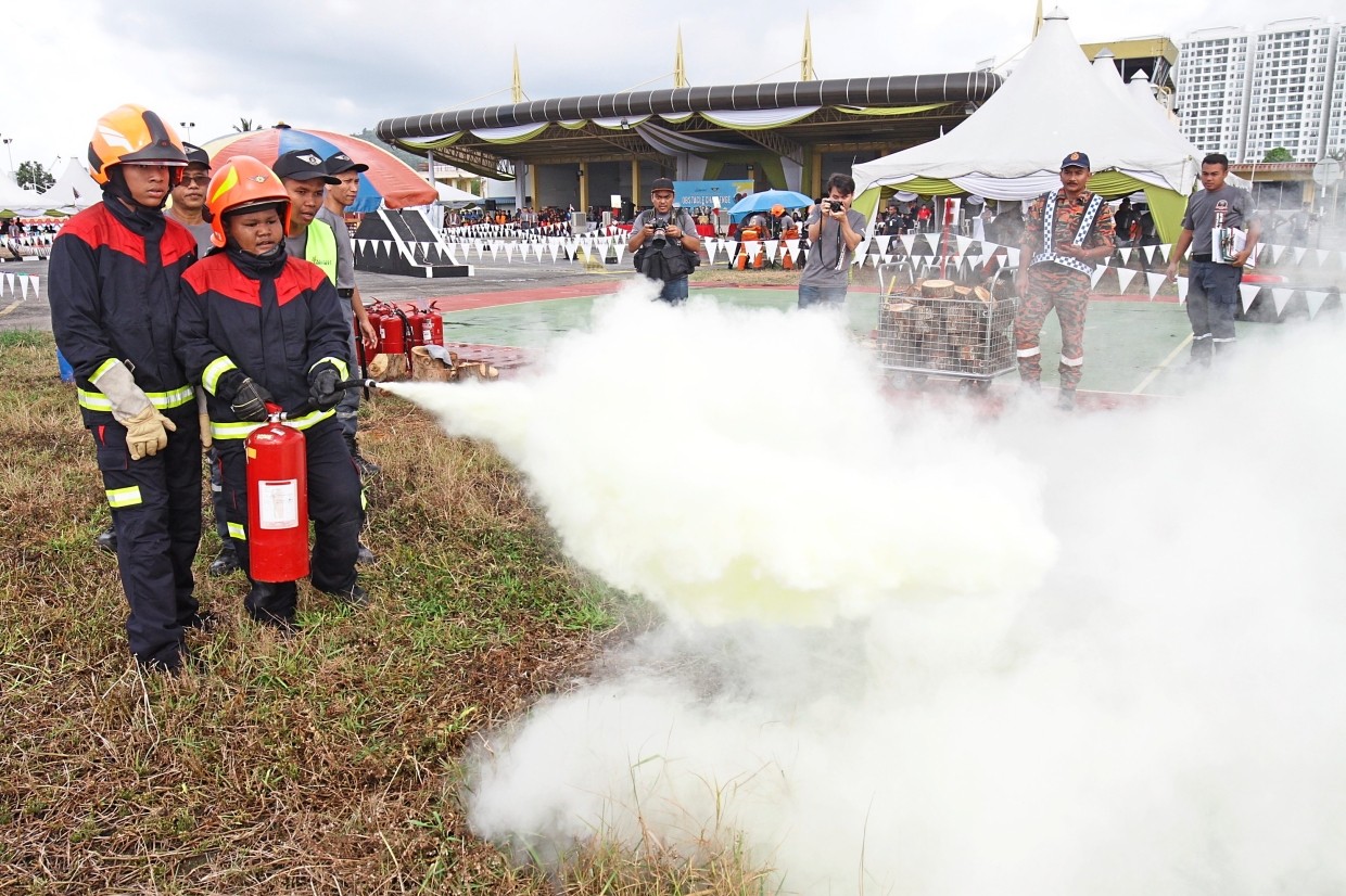 Cadets excel at obstacle challenge | The Star