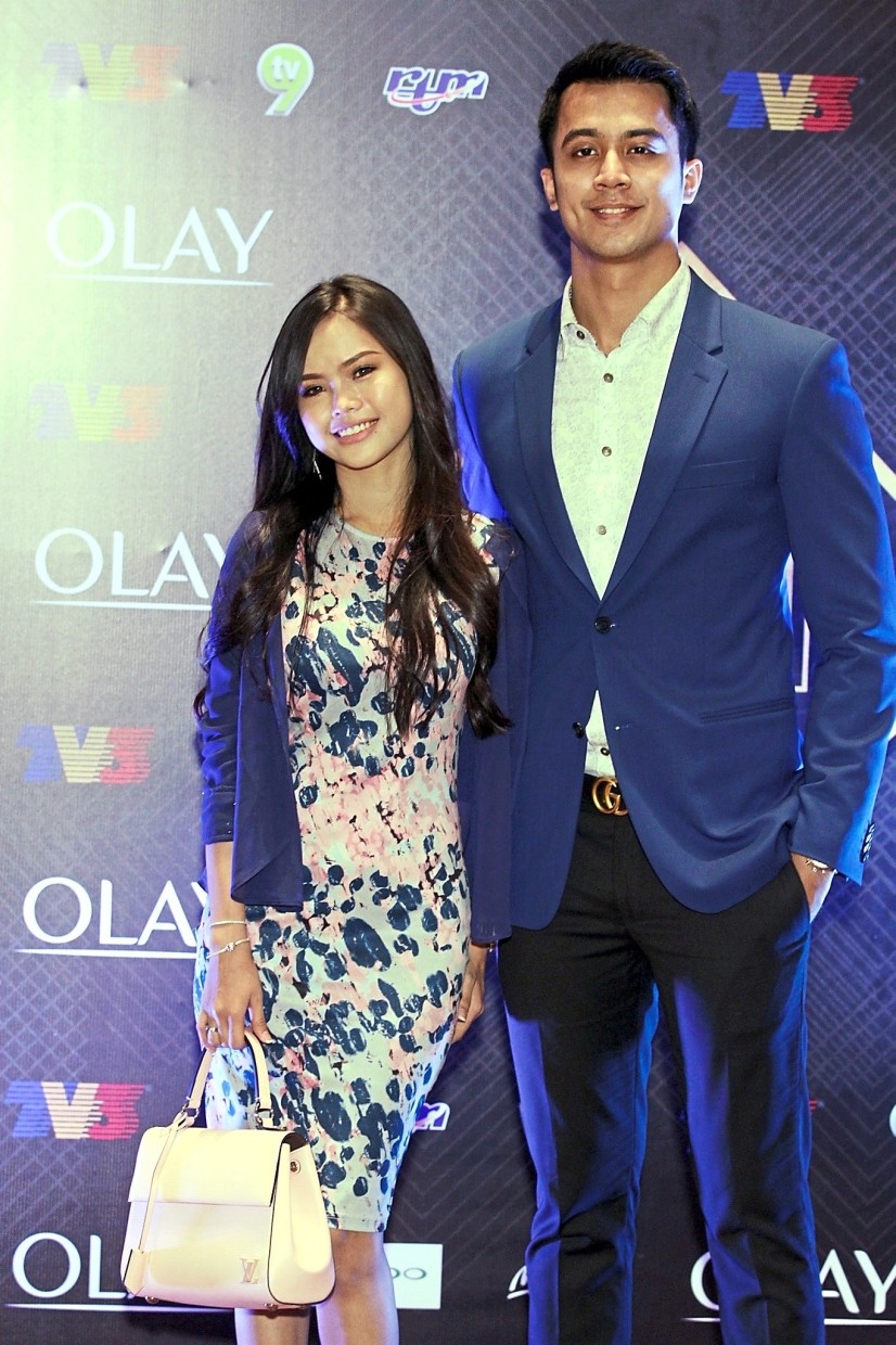 Bella and ex-hubby’s duet draws flak | The Star