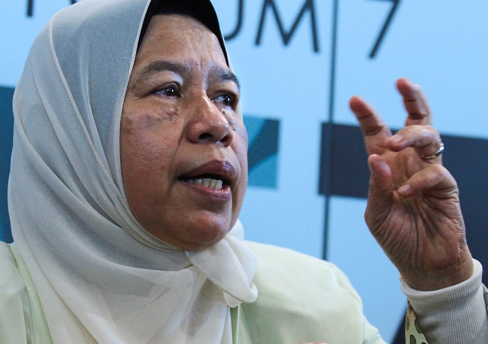 Do not turn it into a racial issue, says Zuraida | The Star