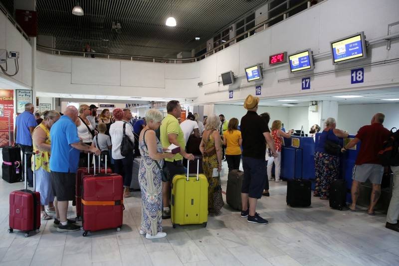 UK to fly back 7,000 people as Thomas Cook repatriation efforts enter ...