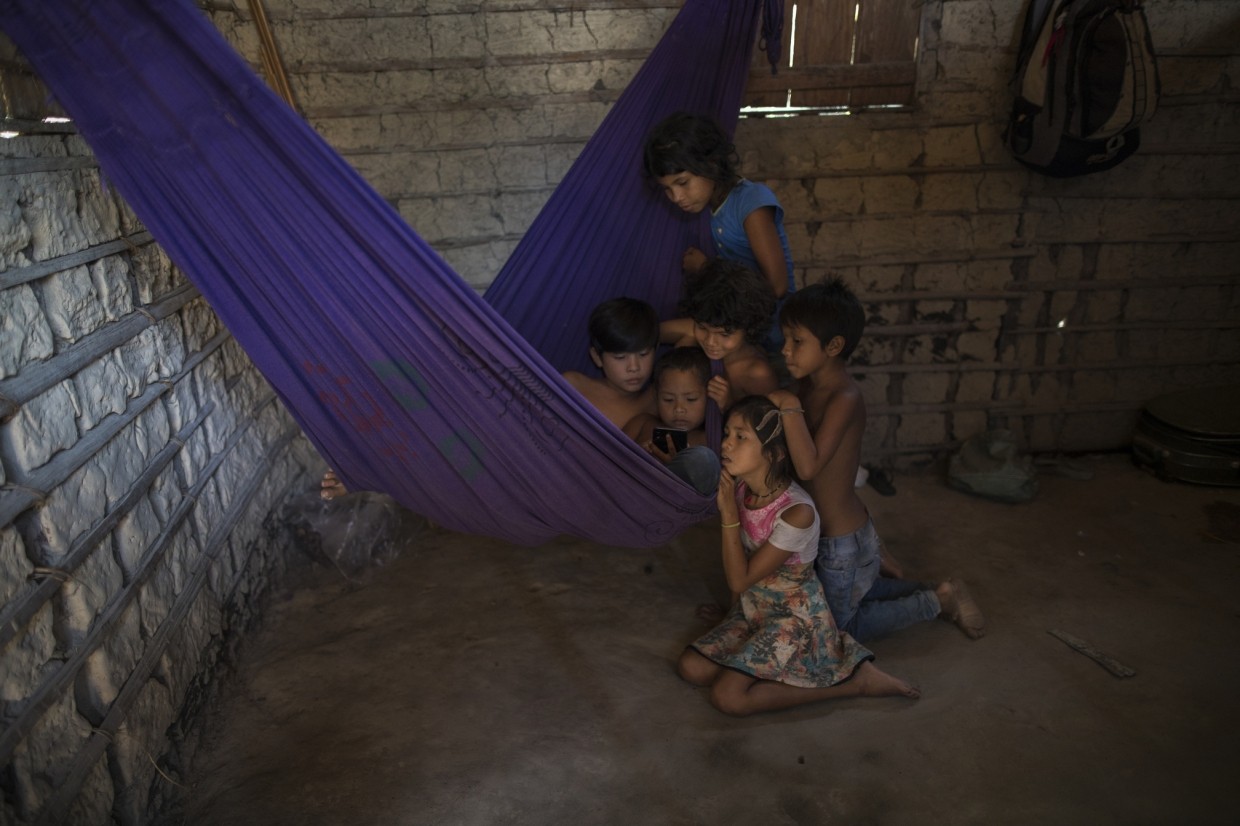 Arrows and smartphones: daily life of Amazon Tembe tribe | The Star