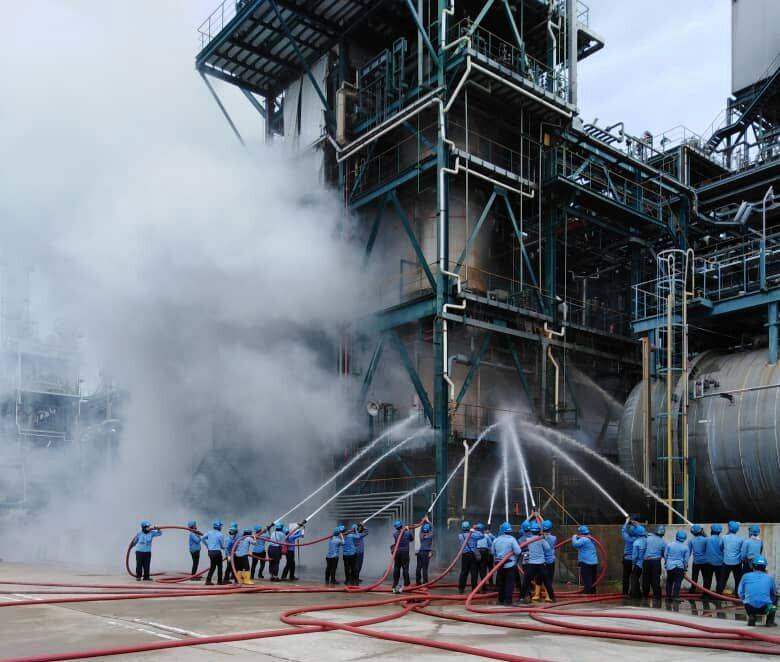 Swift action by firemen averts explosion at S'wak silicon plant | The Star