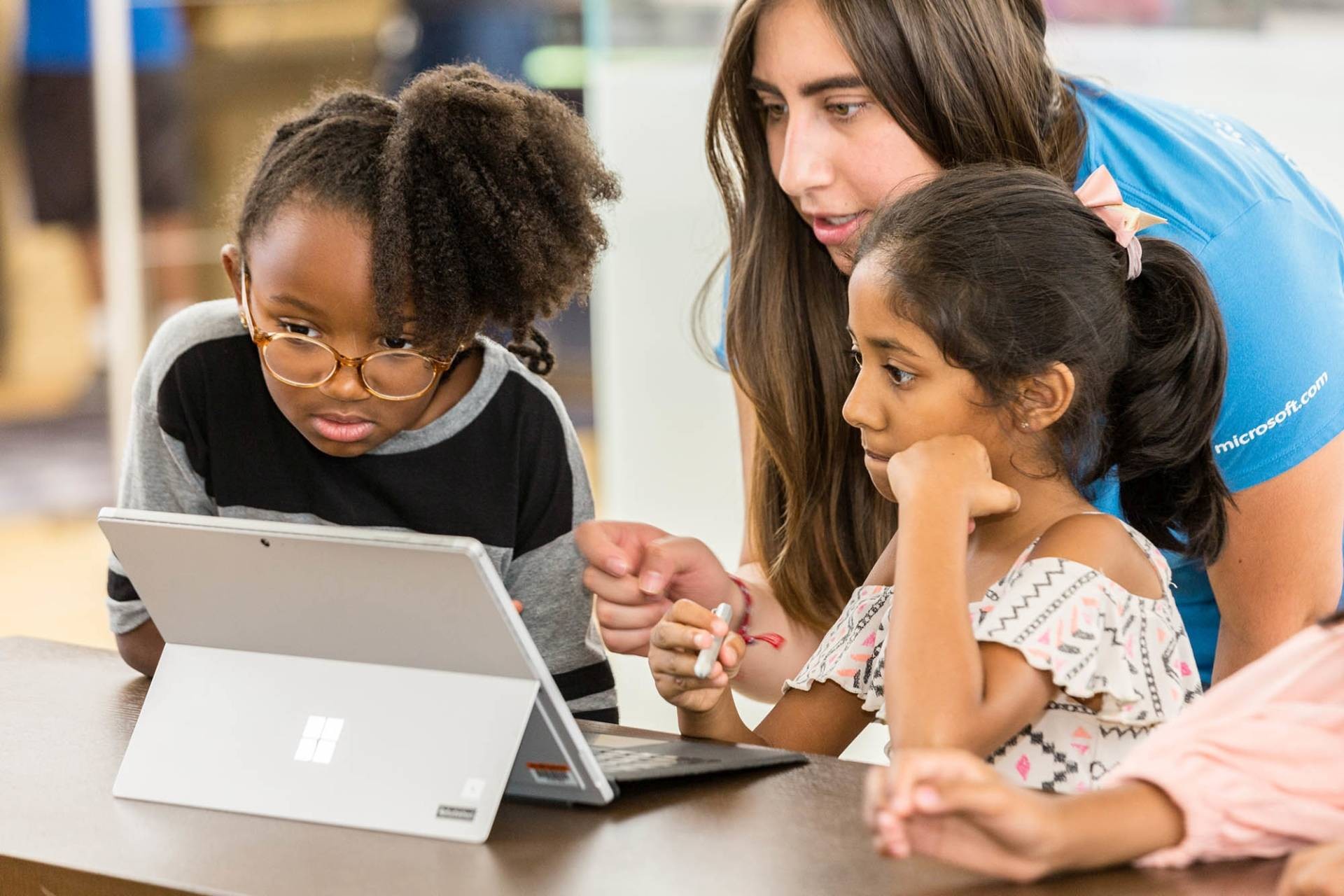 Microsoft and Girl Scouts partner to offer five technology badge ...