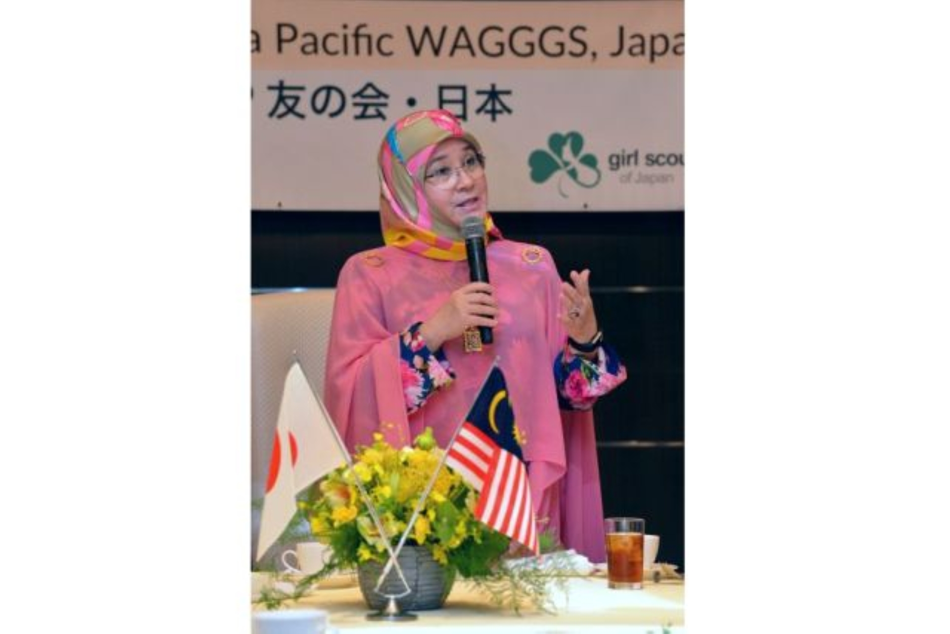 Tunku Azizah hands out personal donation to Typhoon Hagibis victims ...