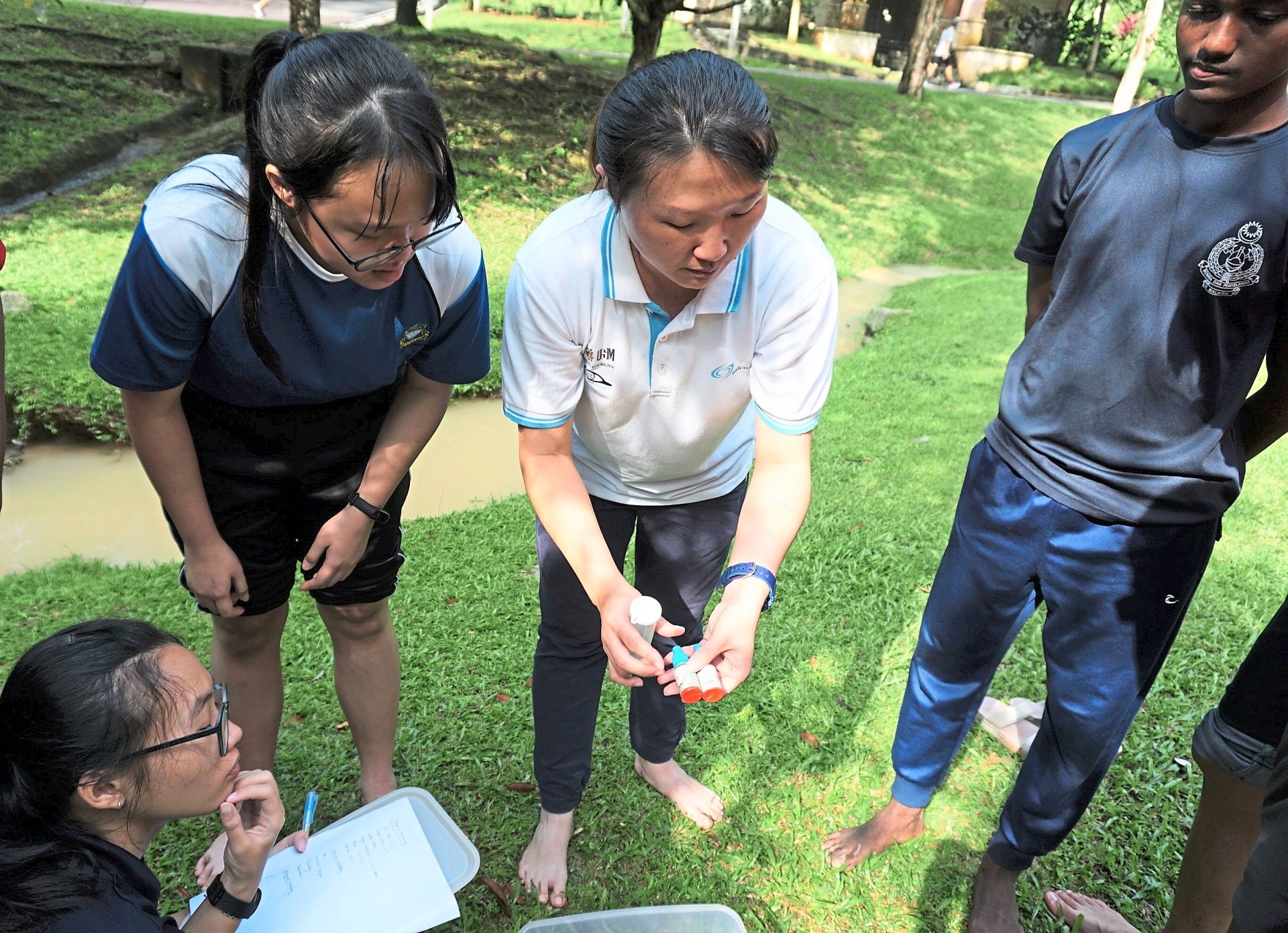 Students monitor, evaluate water quality of rivers | The Star