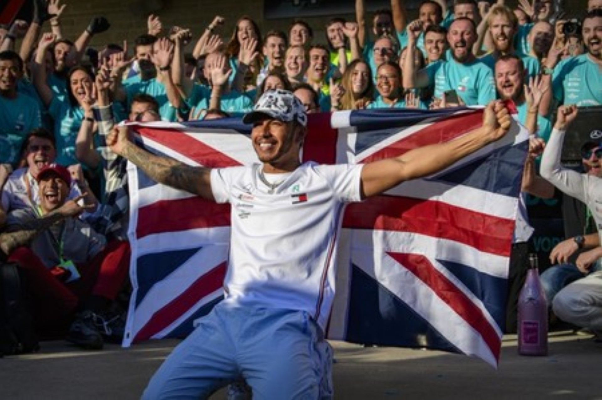 Motorsport: In moment of triumph, Hamilton thinks of loss | The Star