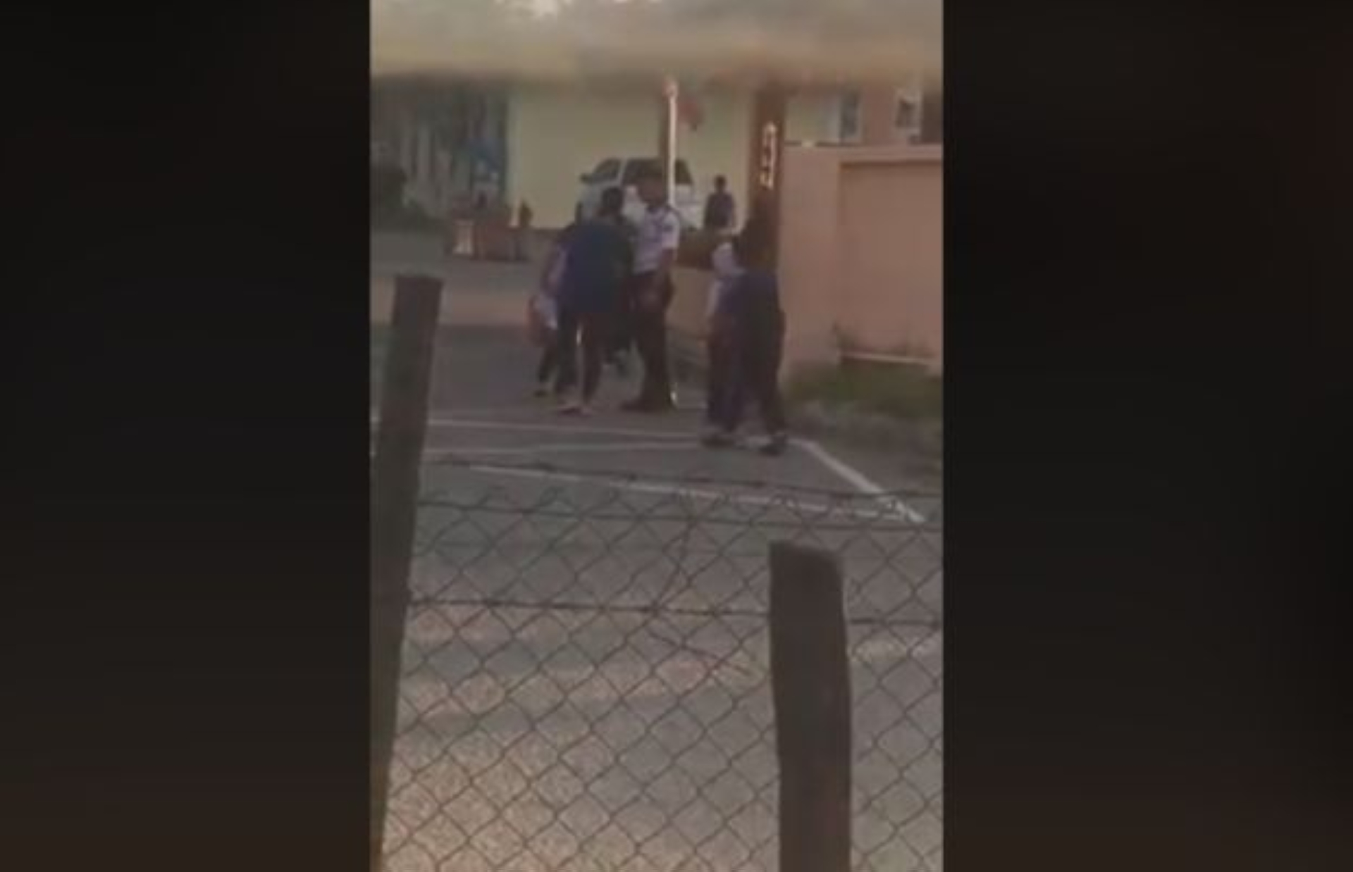 Video of pupils greeting security guard goes viral | The Star