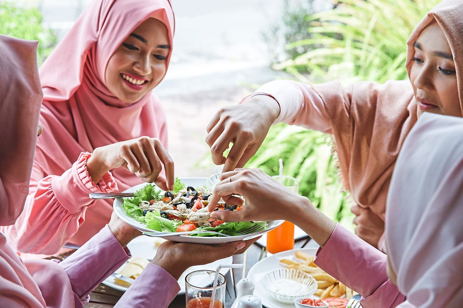 The science of eating: how people make decisions about what to eat and ...