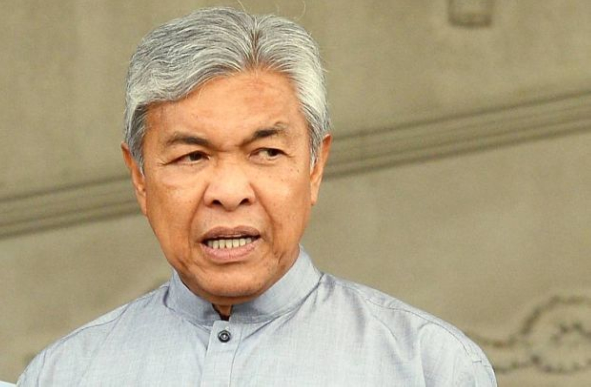 Peacemaker Zahid to make rowing MPs 'kiss and make up' | The Star