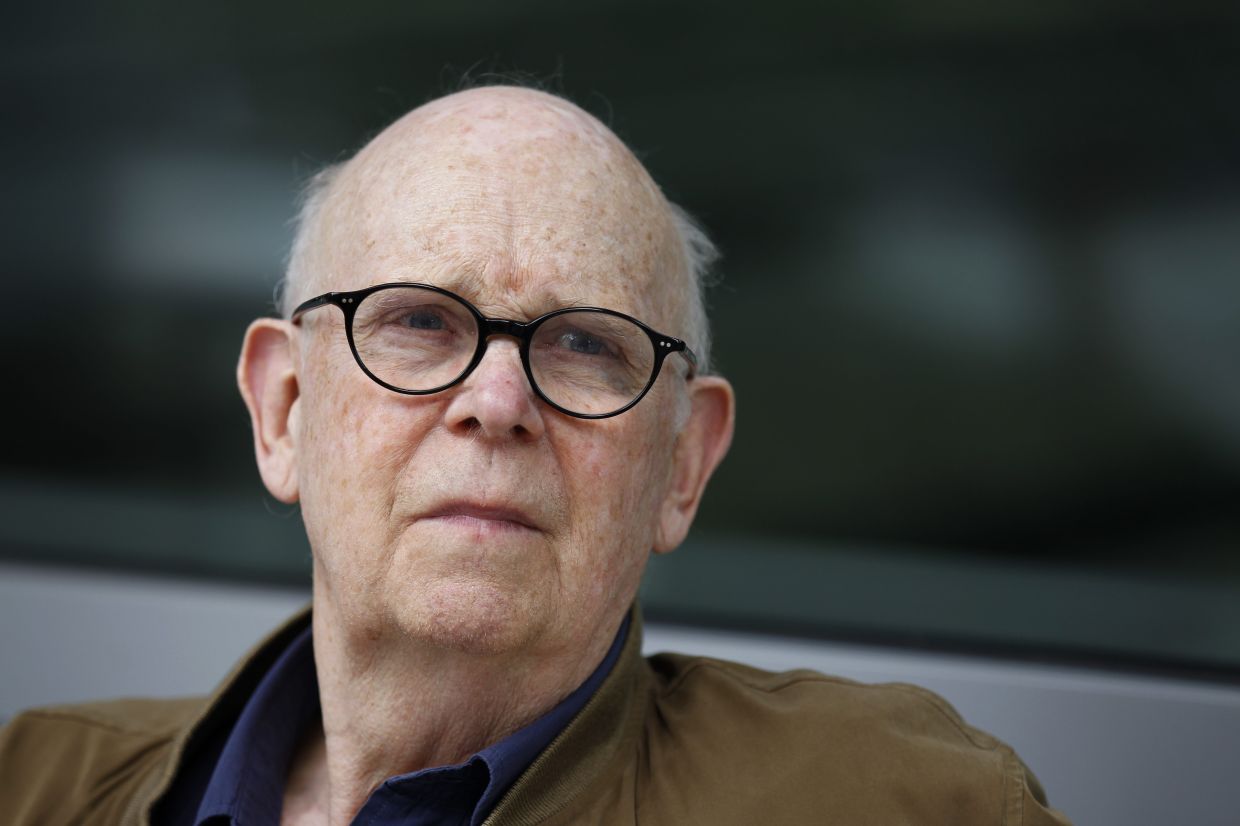 US Pop artist Claes Oldenburg, maker of huge urban sculptures, dies ...