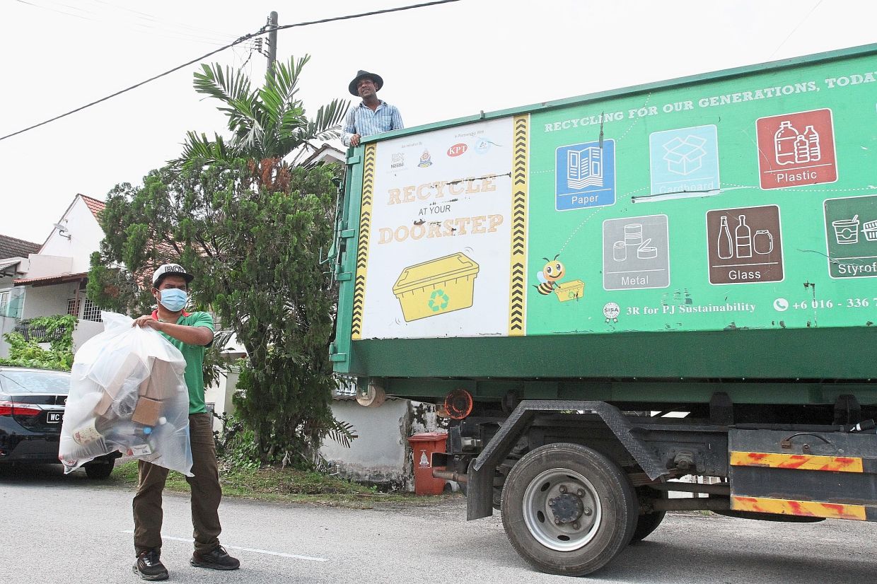 Good start for door-to-door recycling project in Klang | The Star