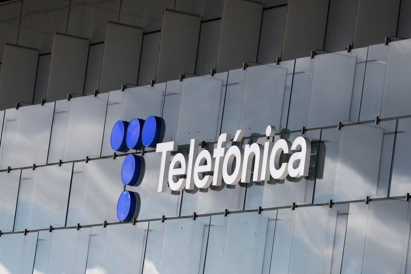 Spain's Telefonica raises annual forecast, posts 320-million-euro Q2 ...