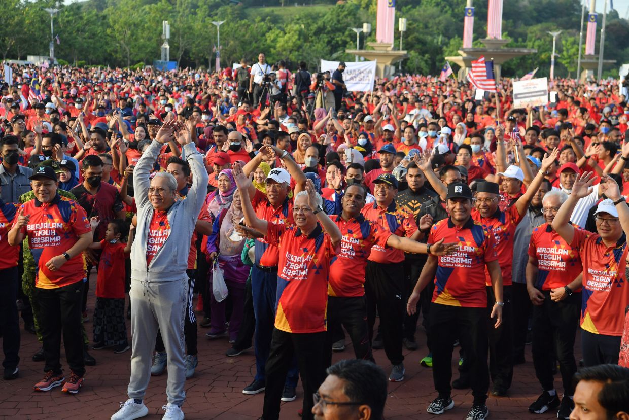 PM, Cabinet ministers join 'Berjalan Teguh Bersama' event | The Star