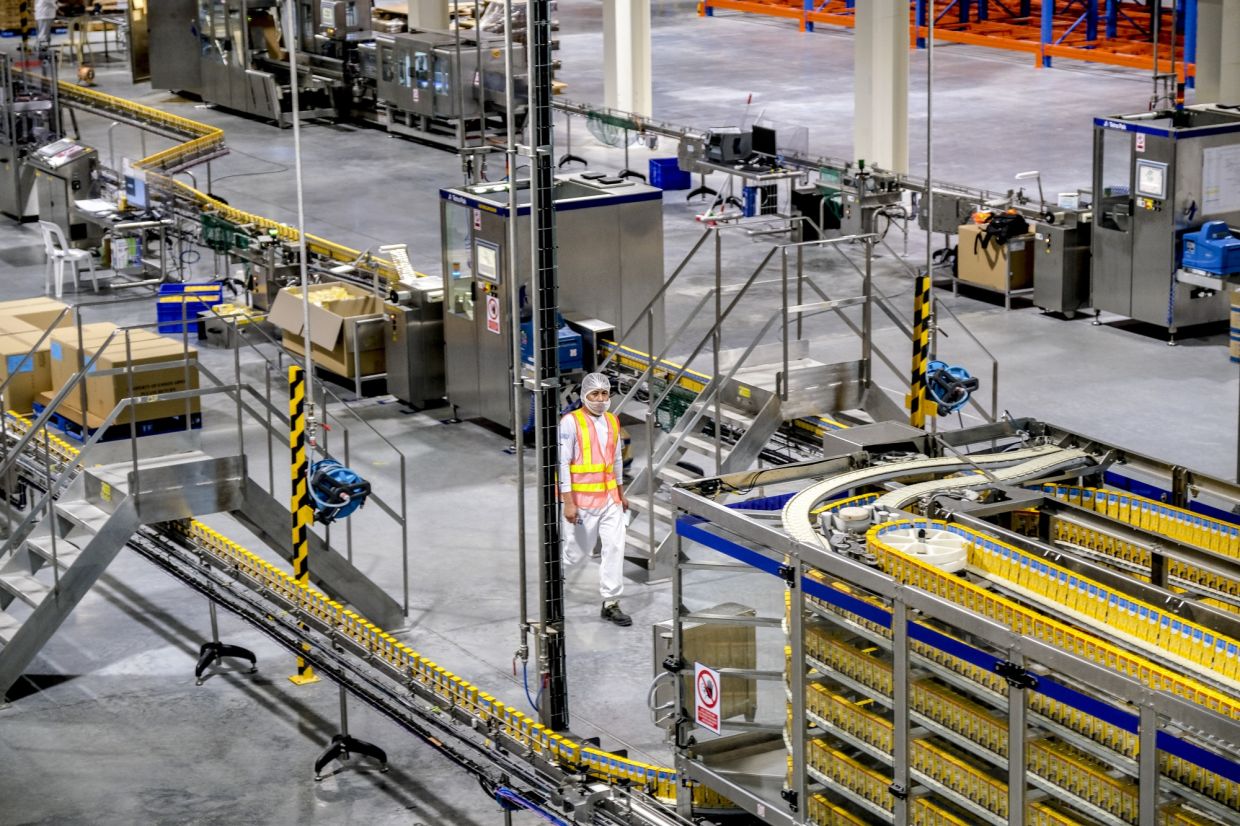 Asia factory activity tumbles on supply and weaker demand | The Star