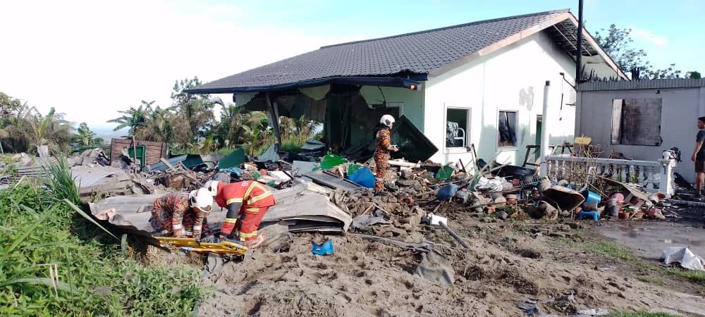 Narrow escape for Sabah family as truck rams through their house | The Star