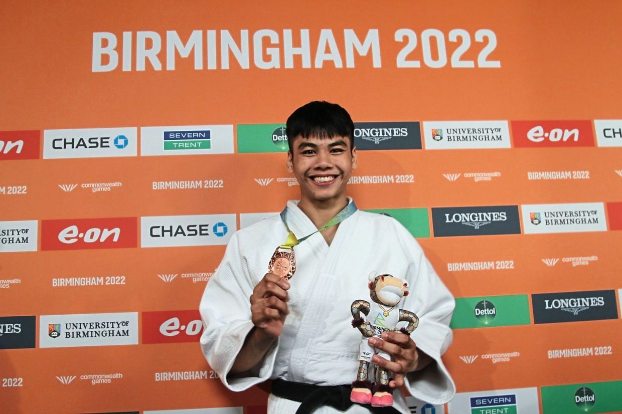 Other Sports: Flying colours for Amir | The Star