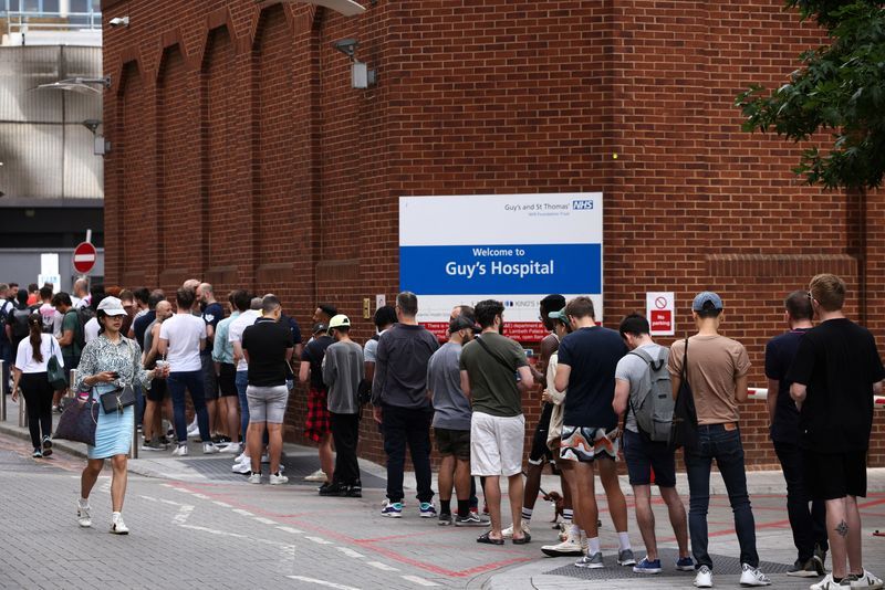 'Early signs' monkeypox outbreak plateauing in UK, health authority ...