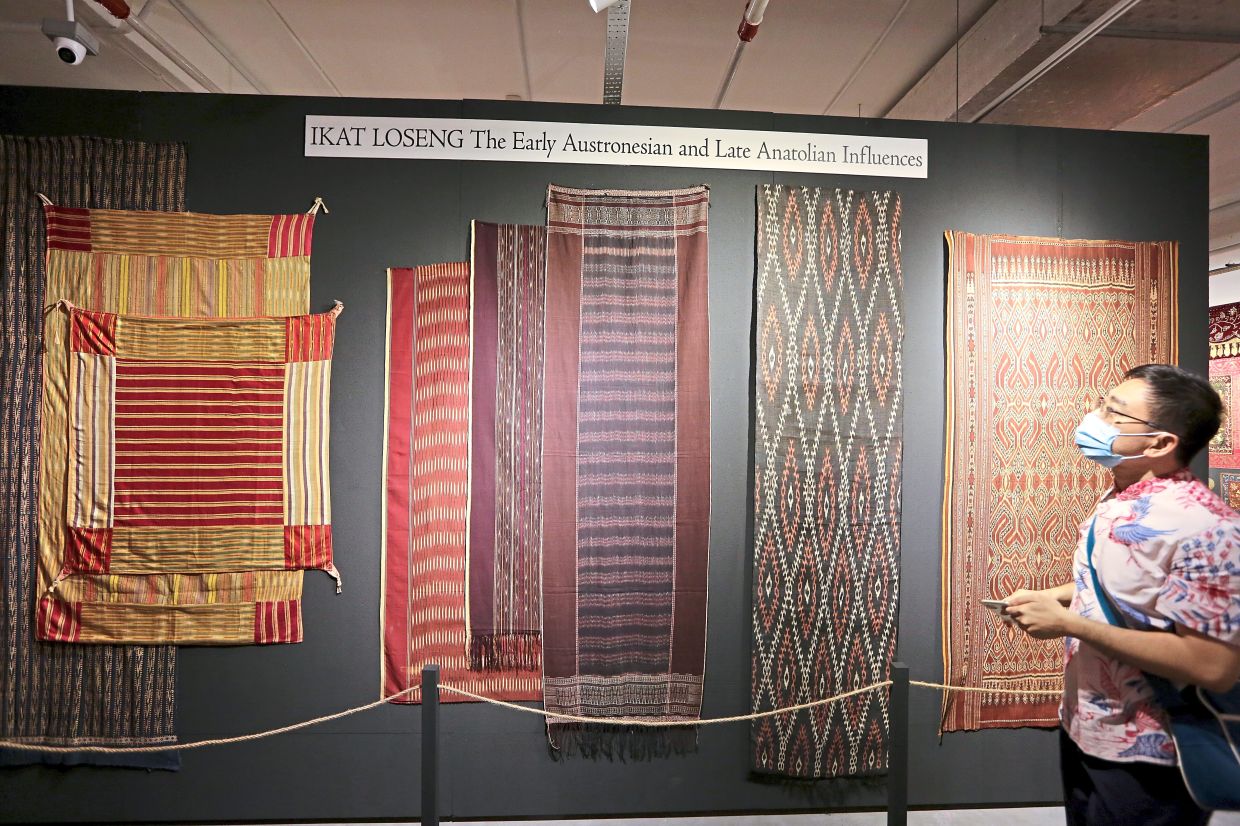Dazzle and diversity of Malay textile world shines in a new exhibition ...