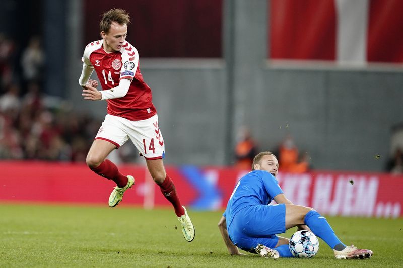 Football: Soccer-Brentford sign Denmark midfielder Damsgaard from ...