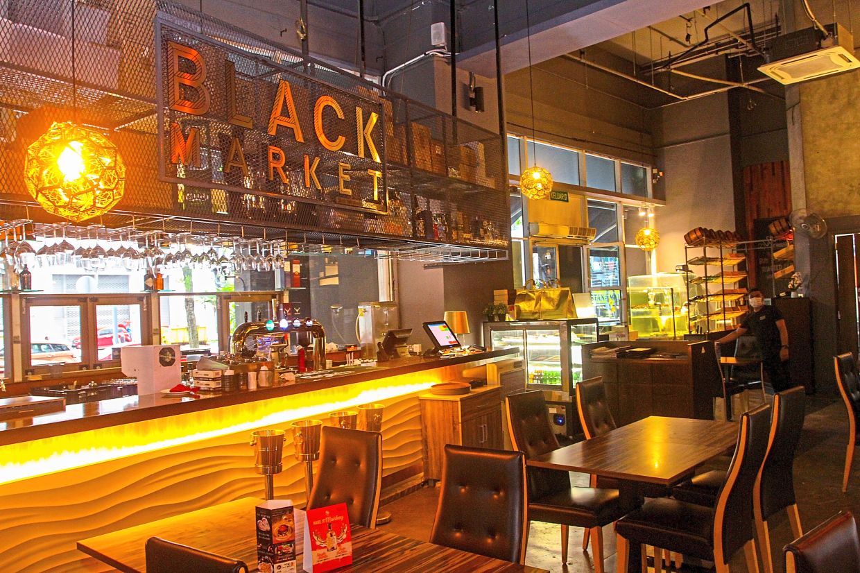 Place to watch the world go by | The Star