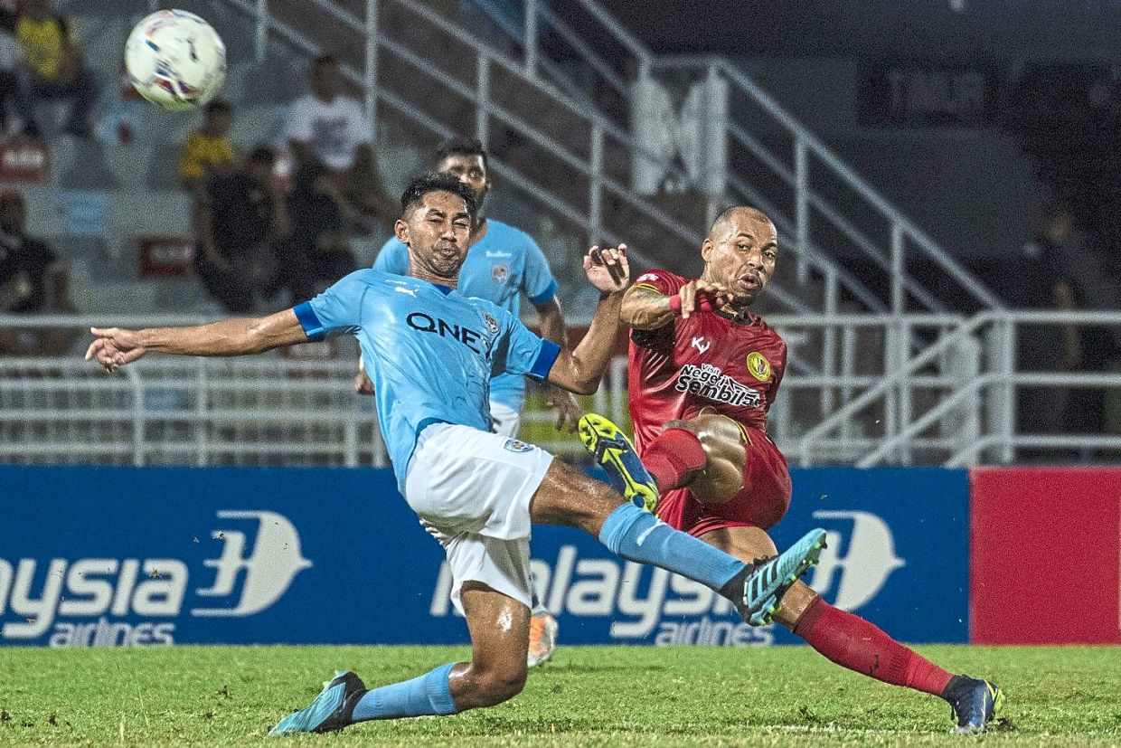 Football: Keep it going, Negri | The Star