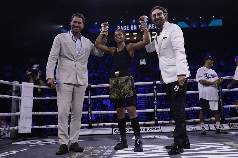 Boxing: Boxing-Ali takes only a minute to win first female pro fight in ...