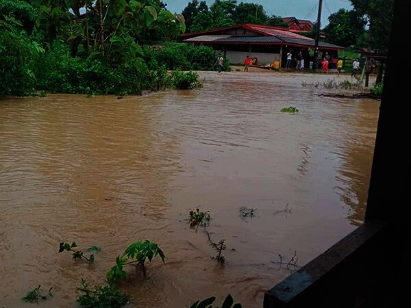 Villages inundated as heavy rain lashes Laos | The Star