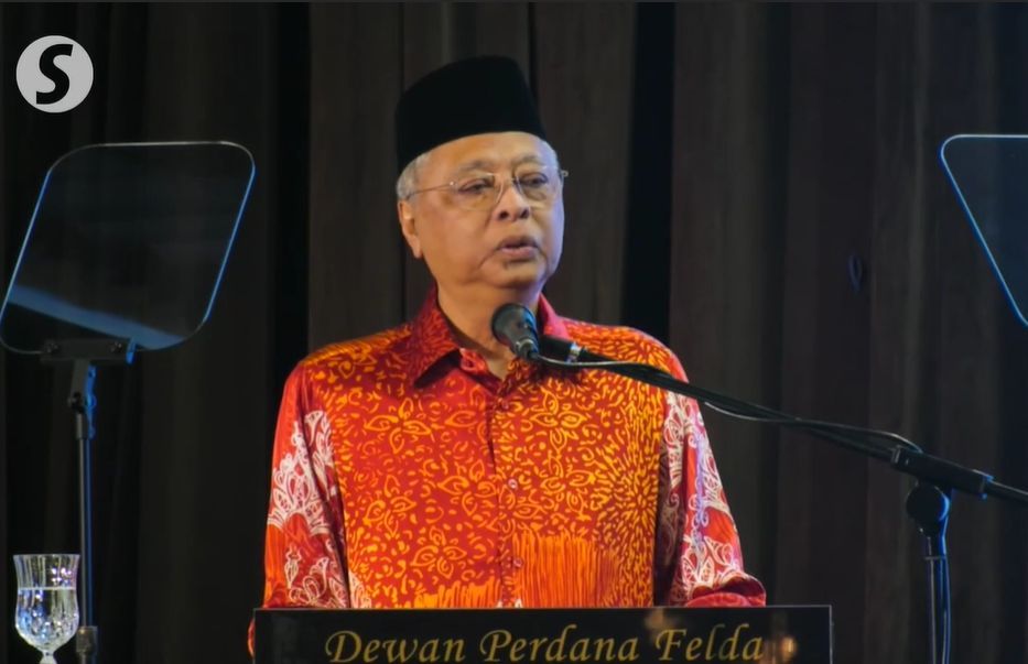 PM shares message of love for Malaysia through poetry | The Star