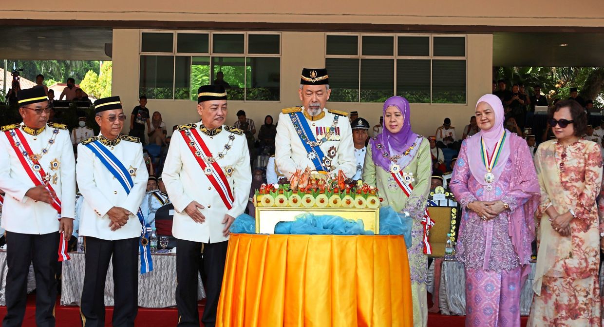 MACC chief receives Sabah’s highest award | The Star