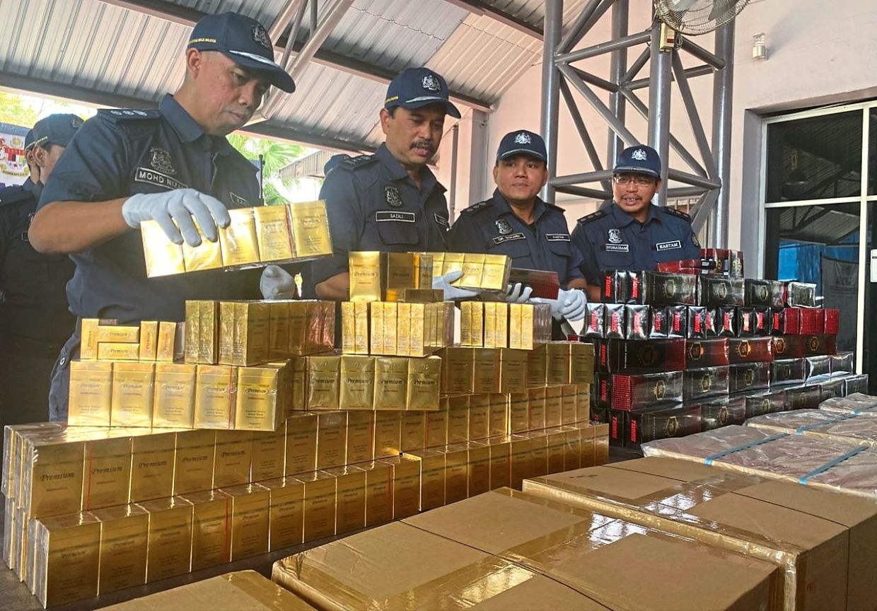 Nine million ciggies seized | The Star