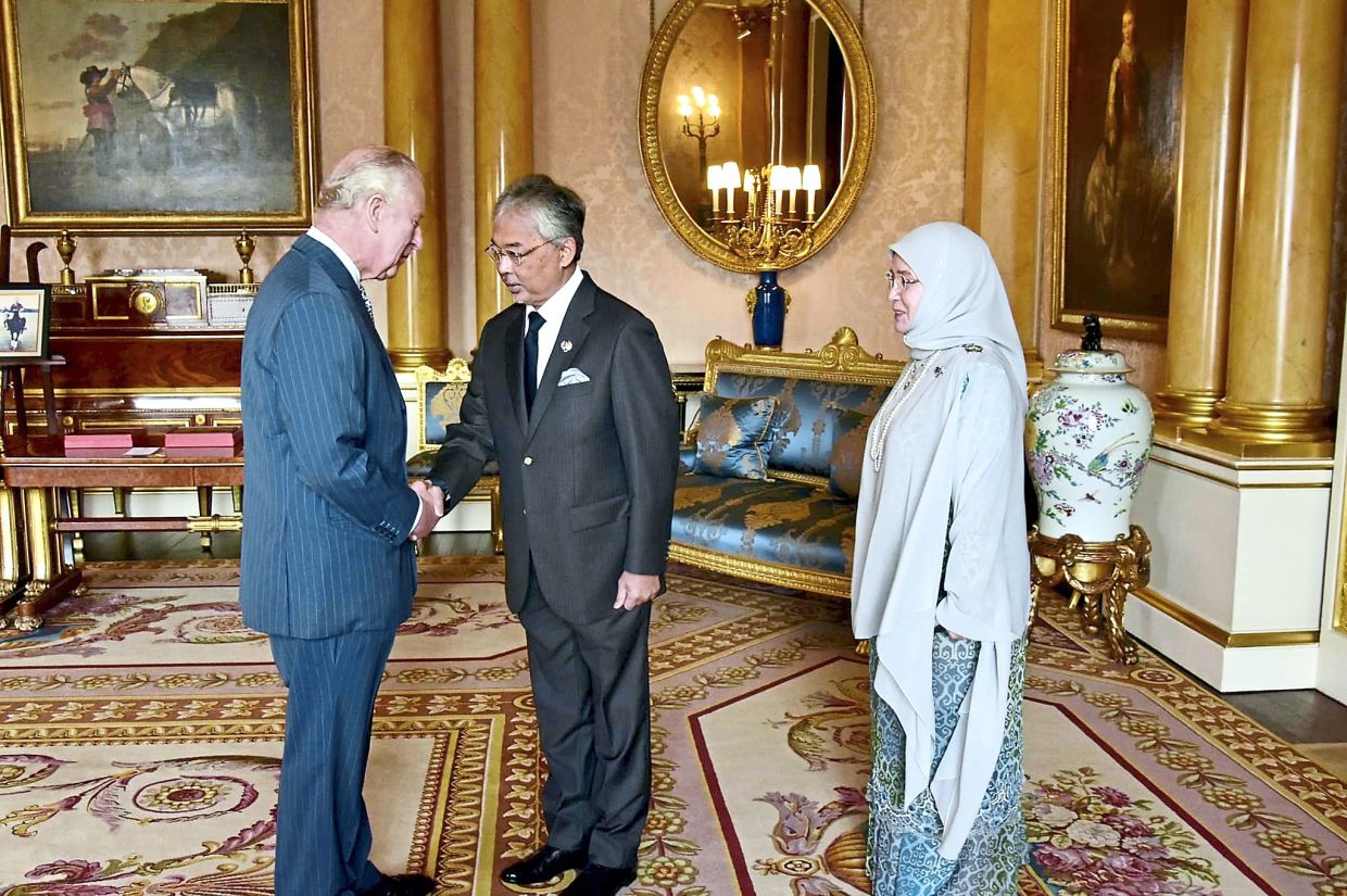 King and Queen pay courtesy call on Charles III | The Star