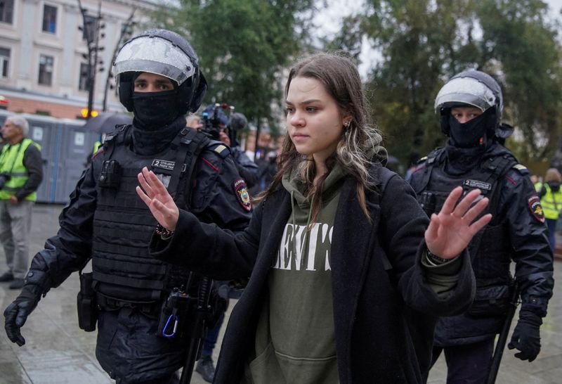 Russian women pay the price in protests against Putin's war | The Star