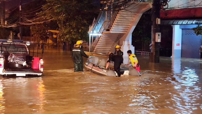 Thailand: Phuket old town under metre-deep flood after overnight storm ...