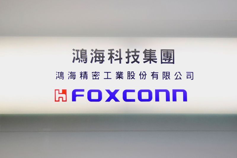 Taiwan's Foxconn wants customers to sell 'a lot' of EVs | The Star
