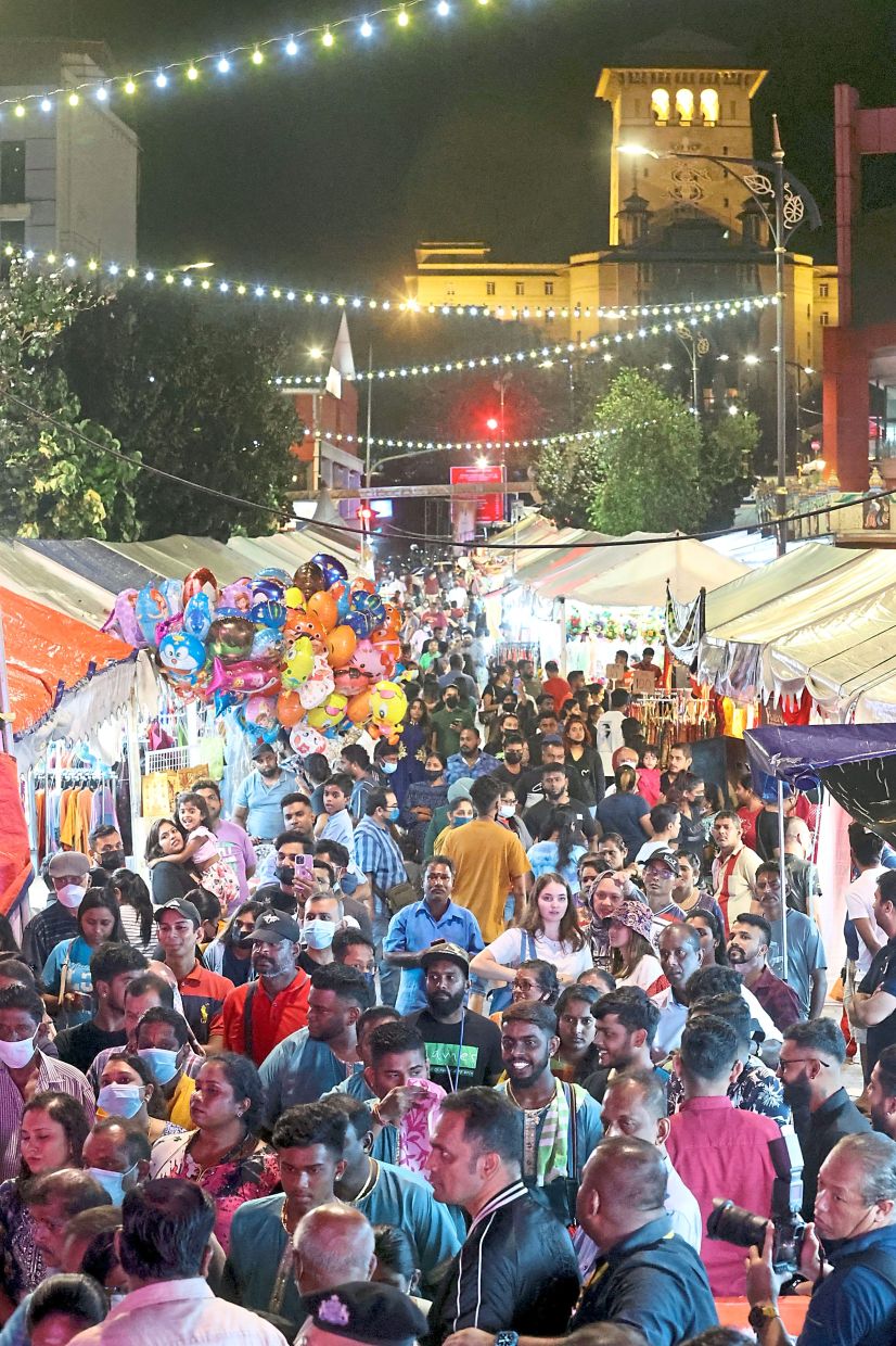 Deepavali bazaar traders glad business is good this year | The Star