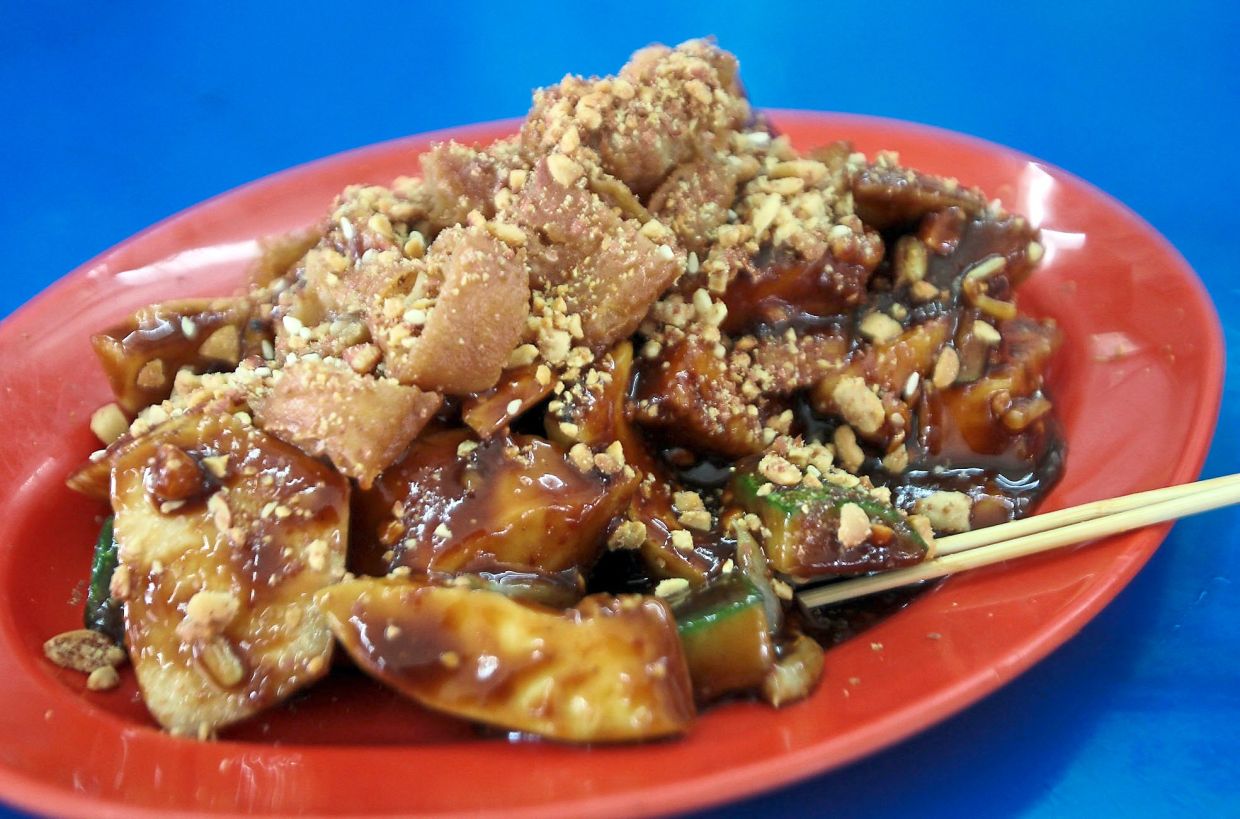 Lard-free char kuey teow among stall’s main draws | The Star