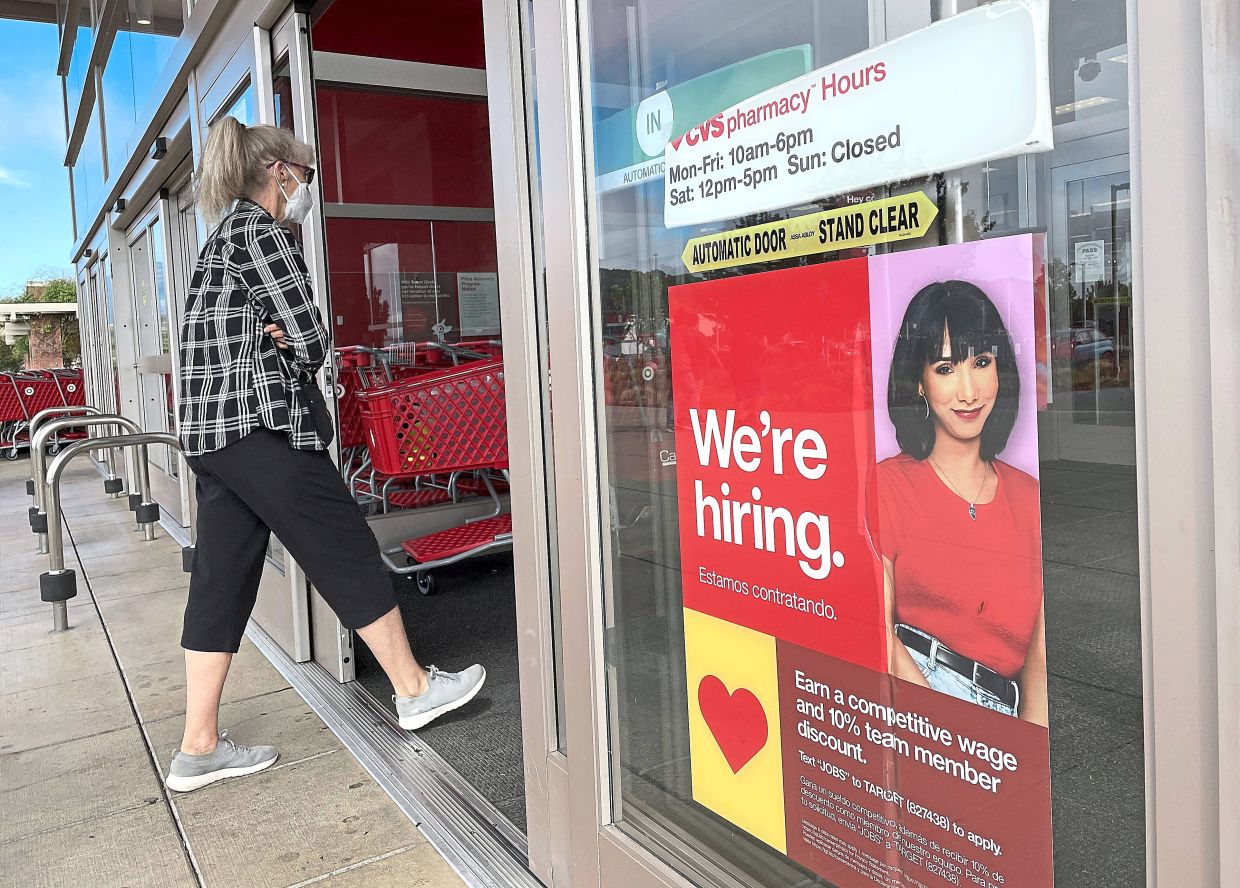 U.S. weekly jobless claims fall | The Star