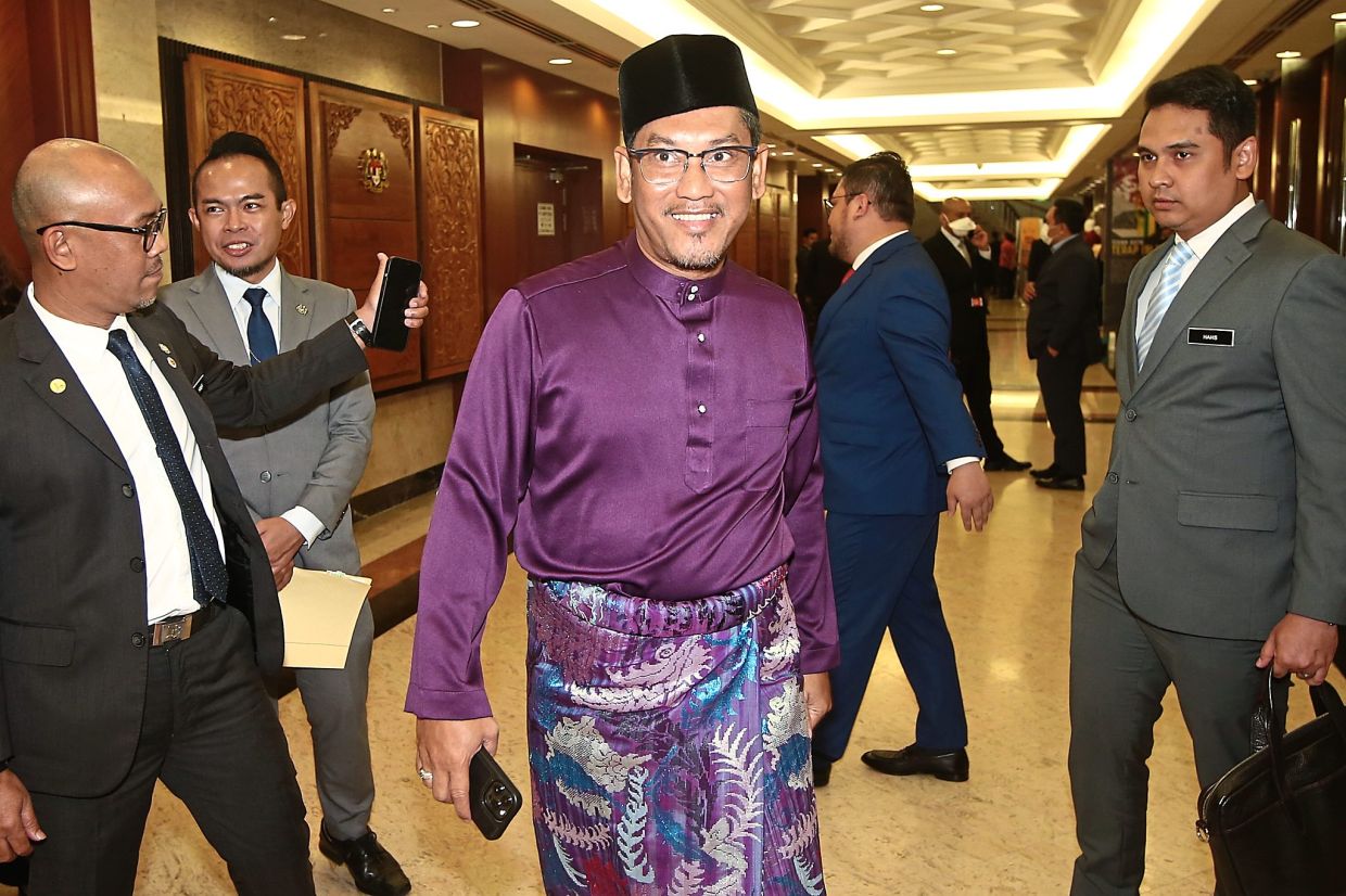 Bring it on, Peja tells Anwar | The Star