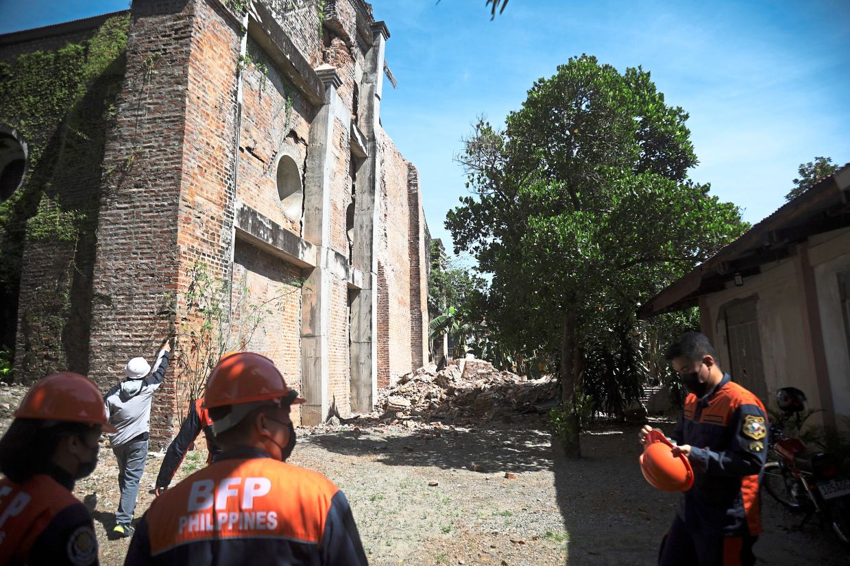 Dozens hurt in strong quake | The Star