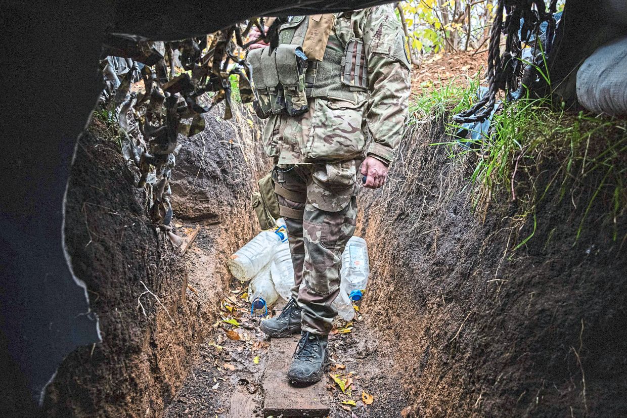 Battling the cold in the trenches of eastern Ukraine | The Star