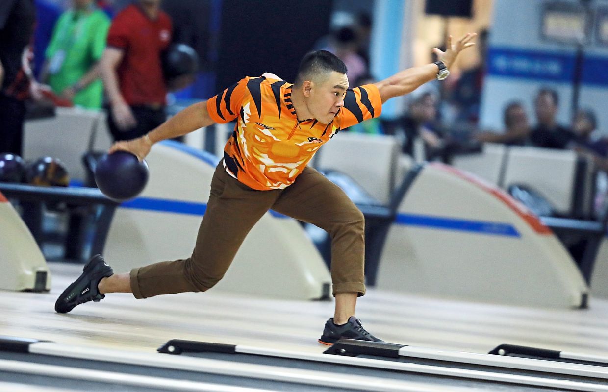 Bowling: Bowler Timmy aims to deliver for father figure Holloway | The Star